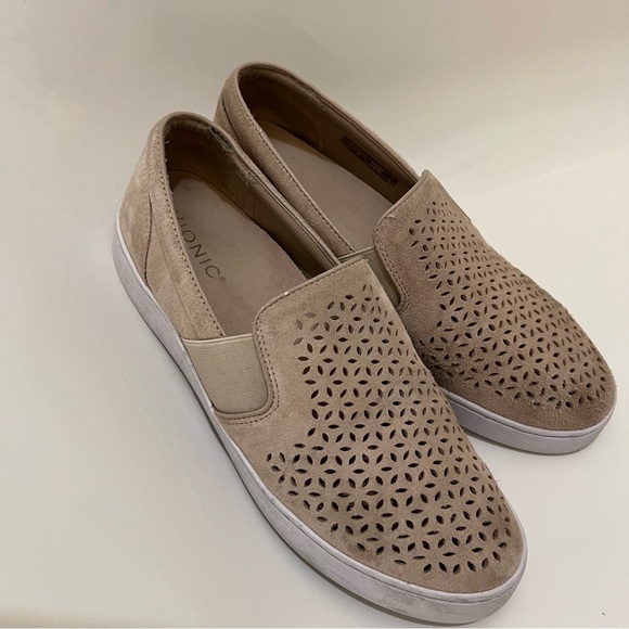 Vionic | Shoes | Vionic Kimmie Slipons Size 95 | Poshmark